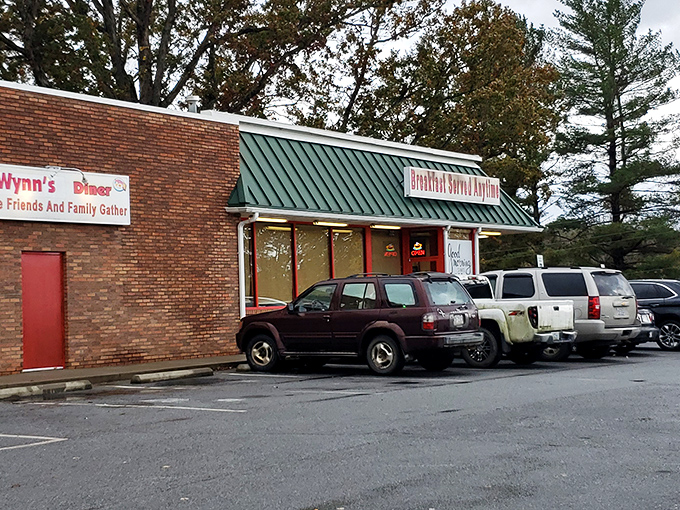 The unassuming brick exterior of Wynn's Diner proves once again that culinary treasures often hide in plain sight. Like finding a Rolex at a yard sale.