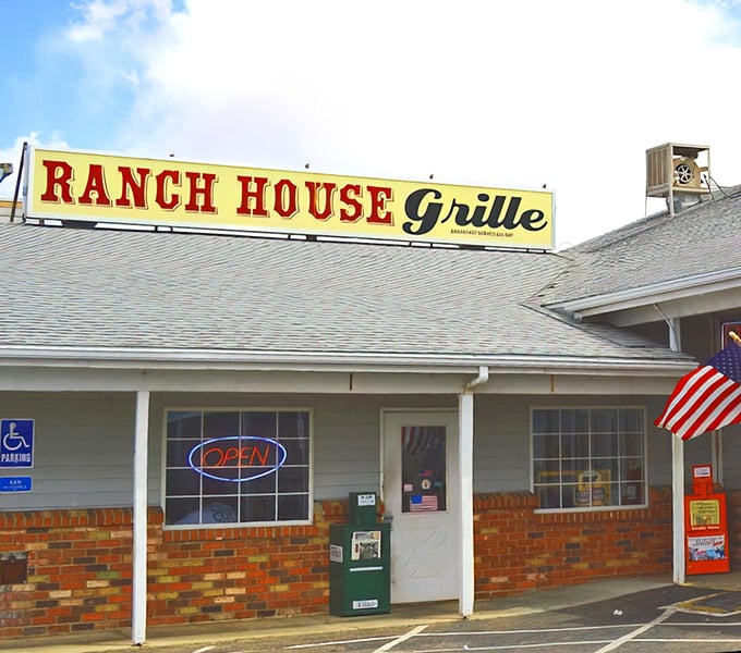 The unassuming exterior of Ranch House Grille stands like a beacon of breakfast hope against the Arizona sky, promising culinary comfort rather than architectural flair.