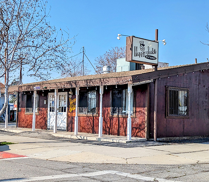 The unassuming exterior of Happy Jack's Pie 'n Burger stands as a testament to the timeless truth: never judge a culinary treasure by its humble facade.