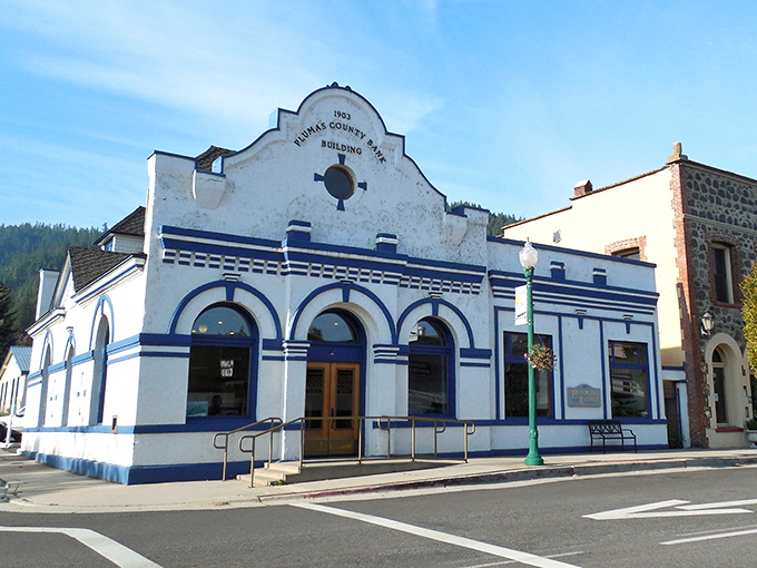 The historic Gadsden County Bank Building stands as a beautiful reminder that they just don't make 'em like this anymore&mdash;blue trim and all.