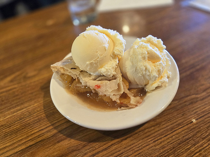 Apple pie &agrave; la mode&mdash;where warm, cinnamon-spiced fruit meets cold, creamy vanilla in a dance as old as American dining itself.