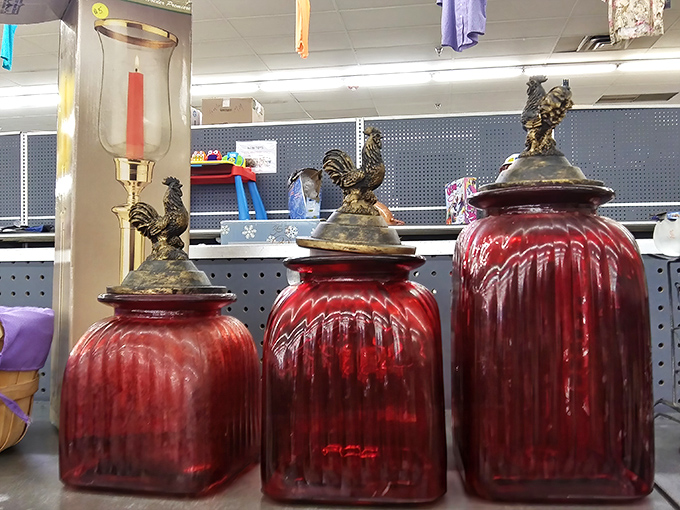 These rooster-topped canisters are ready to rule your kitchen countertop. Vintage kitsch that somehow looks both ridiculous and absolutely necessary.