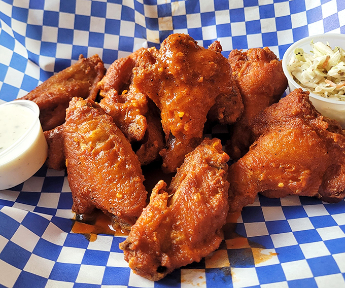 Wings that have clearly been introduced to fire and spice – a beautiful friendship that benefits your taste buds.