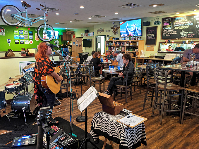 Live music at Arena's transforms dinner into an experience&mdash;where food for the stomach meets food for the soul.