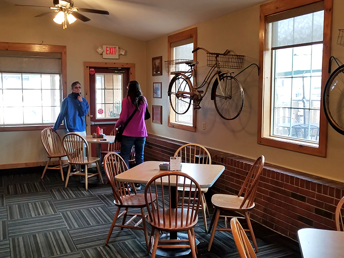 The dining area's vintage bicycles mounted on walls remind you this is a place where old-fashioned values&mdash;like generous portions&mdash;never go out of style.