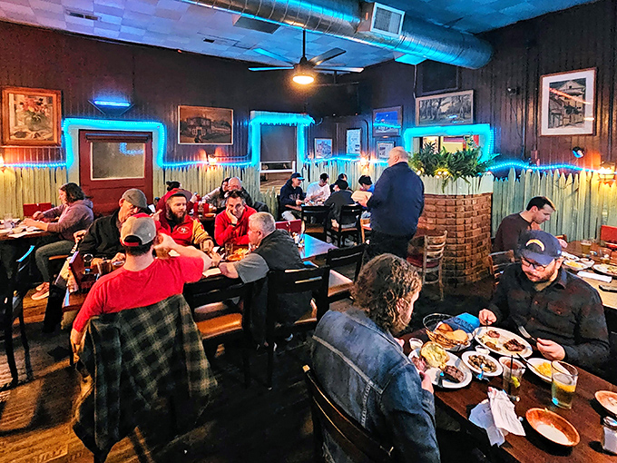 No laptops, no phones dominating tables&mdash;just people actually enjoying food together. What a concept!
