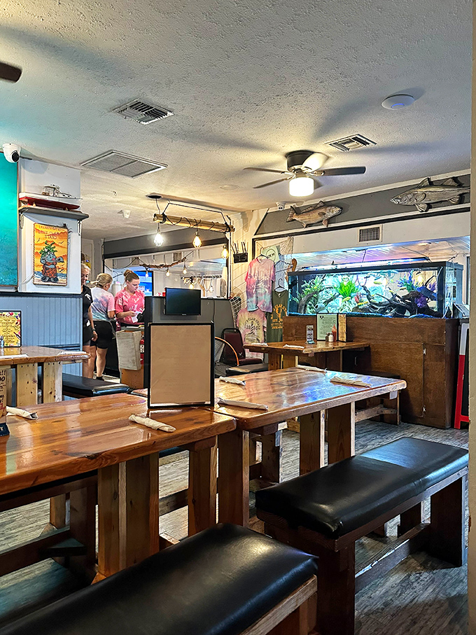 Rustic wooden tables, bench seating, and an aquarium in the corner&mdash;because nothing builds appetite for seafood like watching fish swim by. 