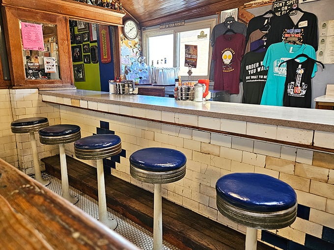 Counter seats&mdash;the VIP section of any respectable diner. From here, you can watch your breakfast being born while eavesdropping on the best local gossip.