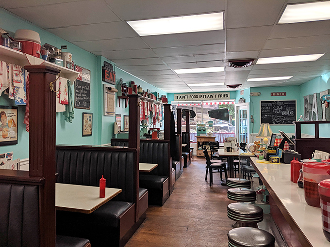 "It ain't food if it ain't fried"&mdash;words to live by in a space where comfort food traditions are preserved like treasured family heirlooms.