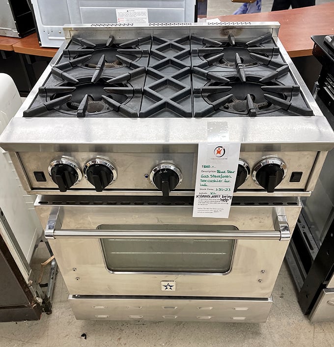 A professional-grade gas range that's seen some serious cooking action. Just imagine the Sunday dinners this beauty could produce in your home.