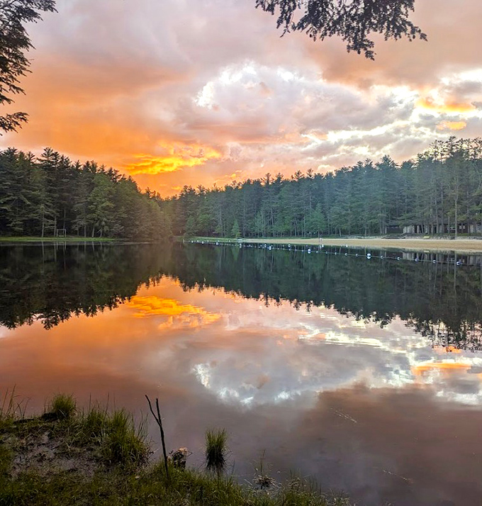 Sunset transforms the lake into liquid gold. Even the most dedicated phone-scrollers stop to stare at this nightly show.