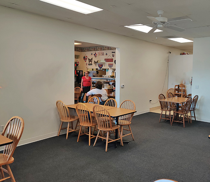 The dining room's simplicity is its strength &ndash; no distractions from the serious business of enjoying breakfast in this temple of morning delights.