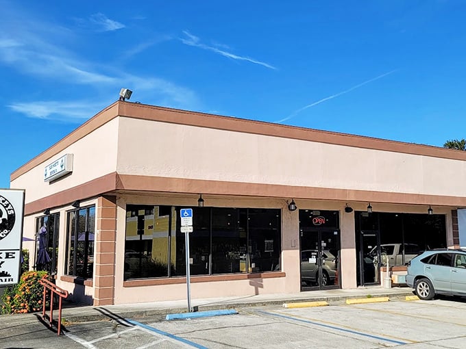 Craft beer paradise found! Mash Monkeys Brewing Company proves that sometimes the best things come in unassuming packages &ndash; just like their complex IPAs.