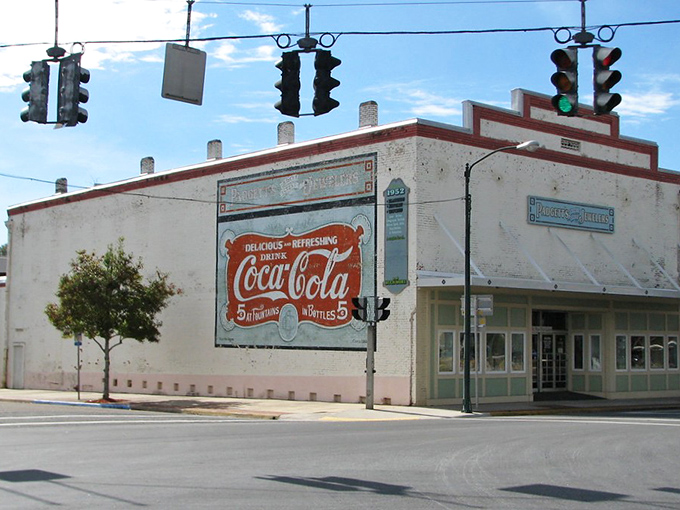 The Coca-Cola mural reminds us of Quincy's unique connection to the soft drink that made many locals unexpectedly wealthy. Sweet history indeed!