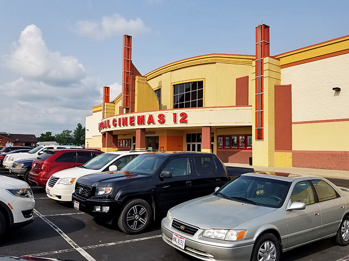 The Regal American Mall Stadium 12 brings Hollywood to Lima at prices that leave room in your budget for popcorn and Junior Mints.