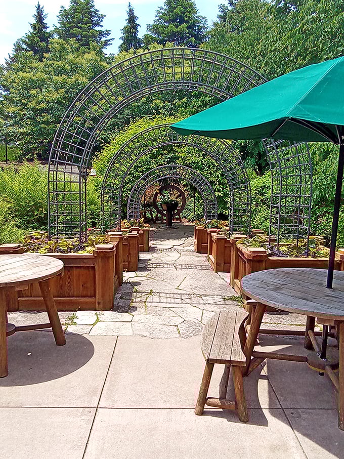 Just lounging around, says this wooden giant, demonstrating the proper way to enjoy an Illinois summer day&mdash;horizontally and without urgency.