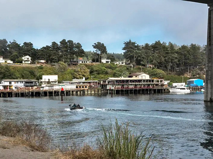 Noyo Harbor's working waterfront offers a front-row seat to fishing boats returning with the day's catch&mdash;seafood doesn't get fresher than this.