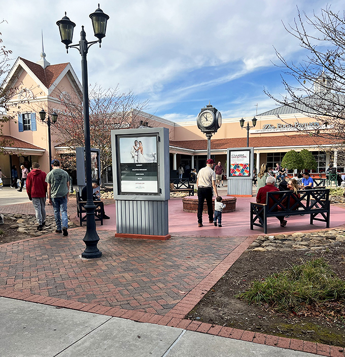 The central courtyard &ndash; where shoppers pause to rest their feet and contemplate their next retail conquest.