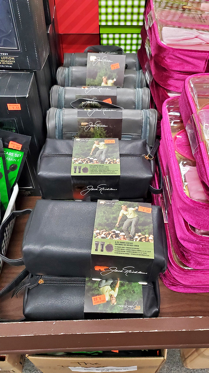 Jack Nicklaus-branded travel gear that lets you organize your belongings with the precision of a championship golf swing.