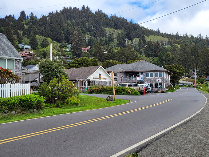 Winding roads hug the coastline, leading to discoveries around every bend &ndash; Yachats' version of a treasure map.