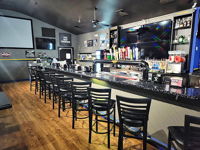 Where libations meet expectations. The well-stocked bar promises proper pairings for your cheesesteak adventure, whether you're a craft beer enthusiast or cocktail connoisseur.