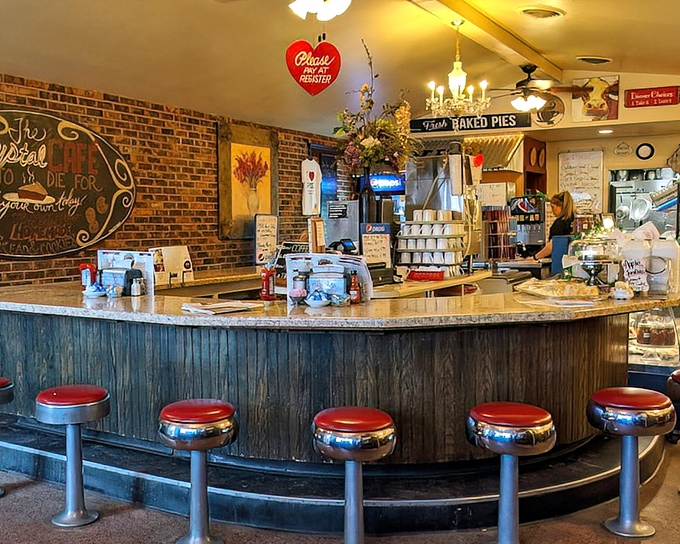 Where conversations flow as freely as the coffee. These counter seats have witnessed first dates, business deals, and countless "just one more slice" negotiations.