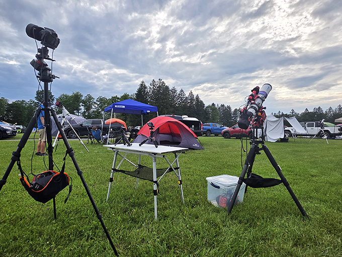 Serious stargazers come prepared with equipment that would make NASA engineers nod in approval. The astronomy equivalent of tailgating, but quieter.