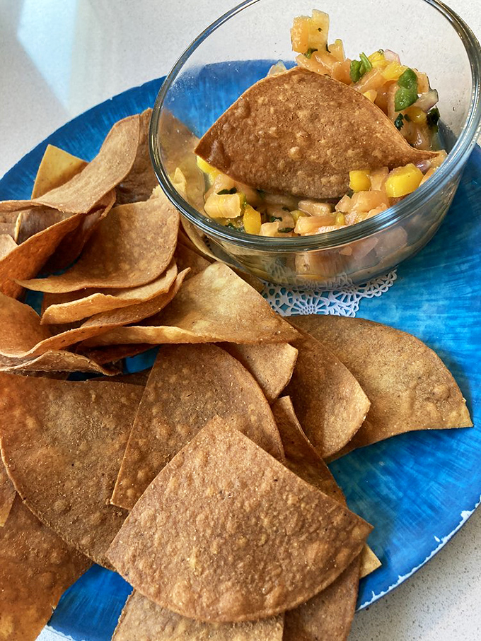 Fresh salsa and homemade chips—the opening act that sets the stage for the seafood headliners, with just enough kick to wake up your taste buds.