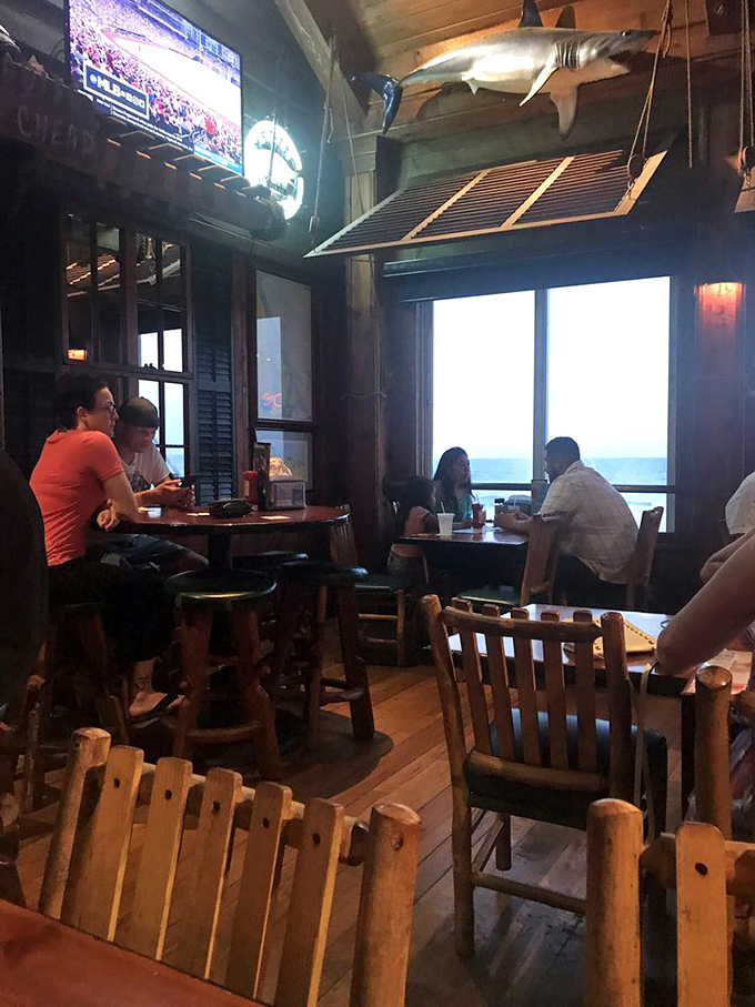 Ocean views that upstage even the most delicious meals, proving that sometimes the best seasoning is simply being seaside.