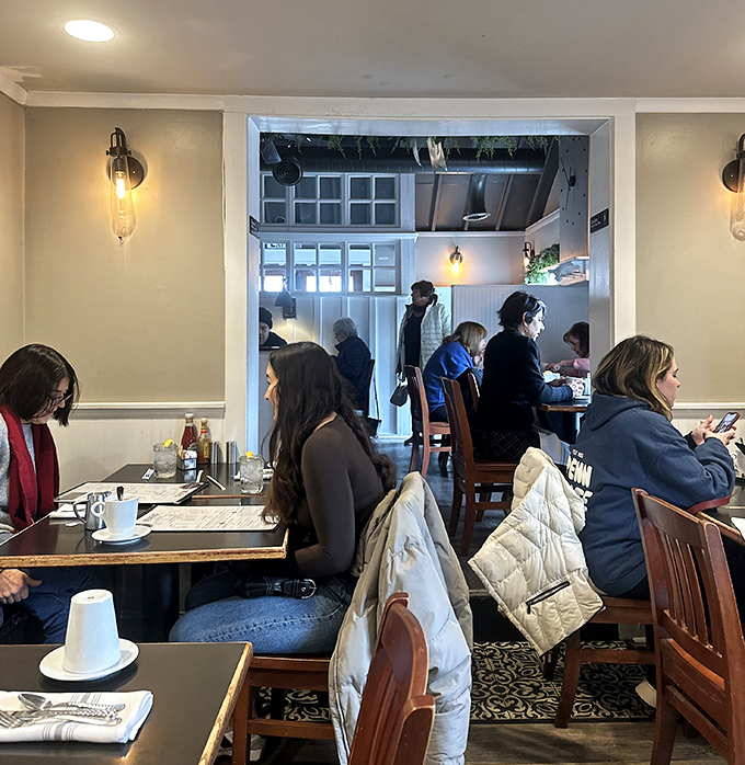 The best kind of social networking happens over breakfast tables like these, where conversations flow as freely as the coffee. No Wi-Fi password required.
