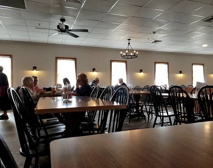 Local folks who know that the best restaurants don't need Michelin stars, just consistently great food.