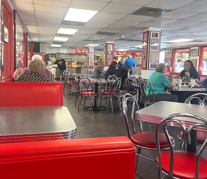 Lunchtime at Mel's brings together a cross-section of Tampa &ndash; from business suits to beach attire, united by the universal language of excellent hot dogs.