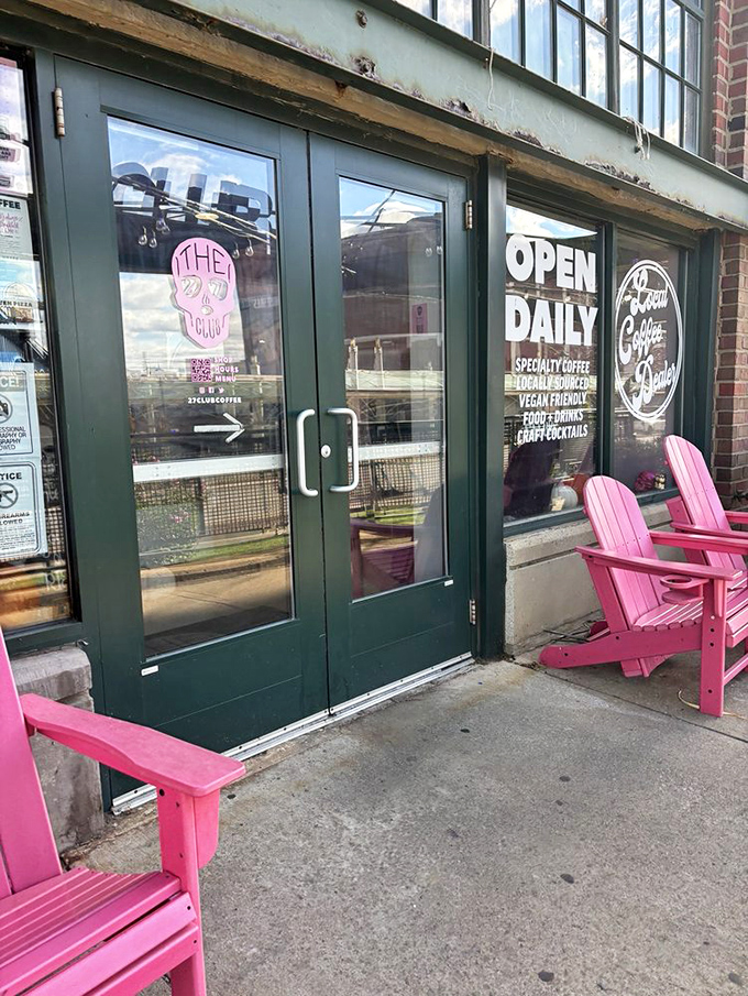 Green doors, pink chairs&mdash;a color combination that shouldn't work but absolutely does, like pineapple on pizza or The Rolling Stones after 60.