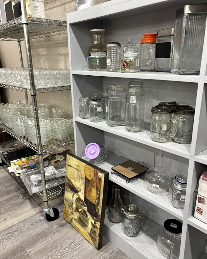 Mason jar heaven! From canning to crafting to trendy drinking glasses, these glass vessels await their next chapter.