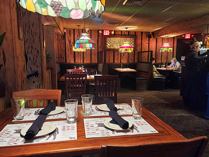 Tiffany-style lamps cast a warm glow over wooden booths where countless "mmms" and "aahs" have been uttered through the years.