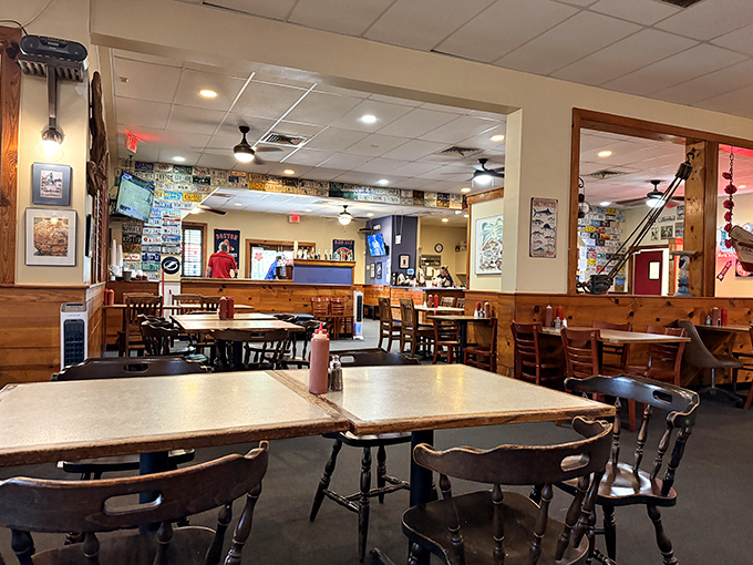 The dining room feels like the cozy cabin of a well-loved fishing boat. Nautical charm without the seasickness.