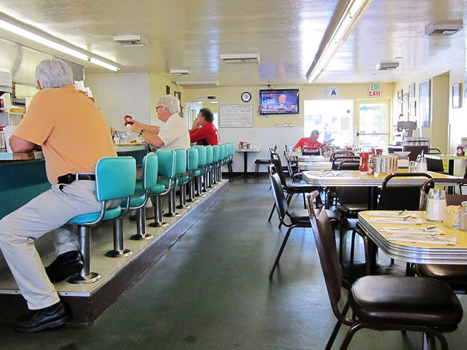 The counter-and-booth setup isn't following a trend&mdash;it's setting the gold standard for diner comfort that fancy restaurants try to replicate.