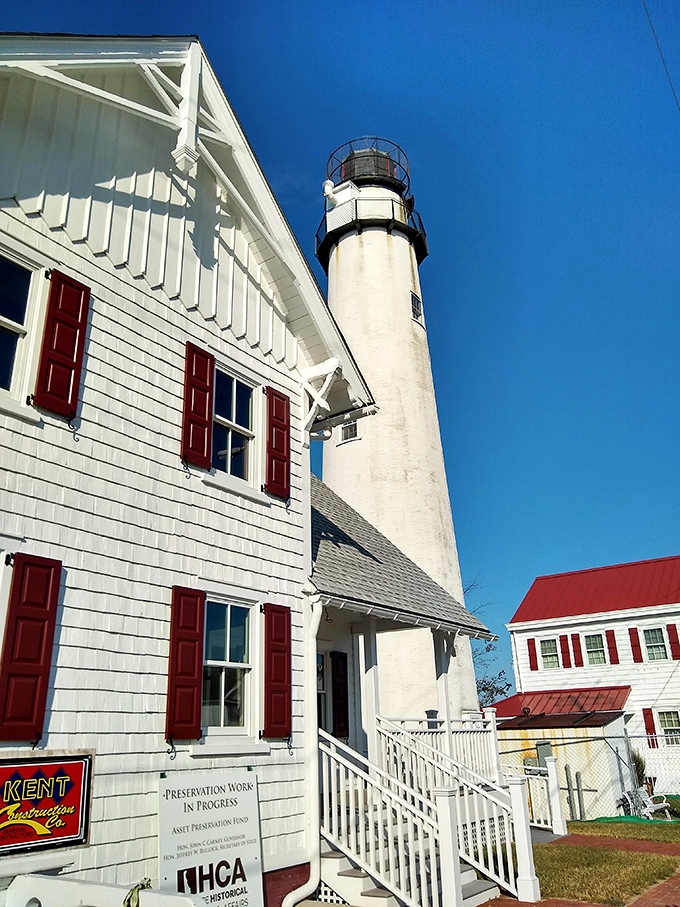 The lighthouse and keeper's house create a perfect historical duet &ndash; they've been performing together longer than The Rolling Stones.