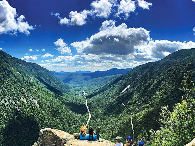 Life's problems seem delightfully insignificant from up here. Artists Bluff rewards hikers with panoramic views worth every drop of sweat.