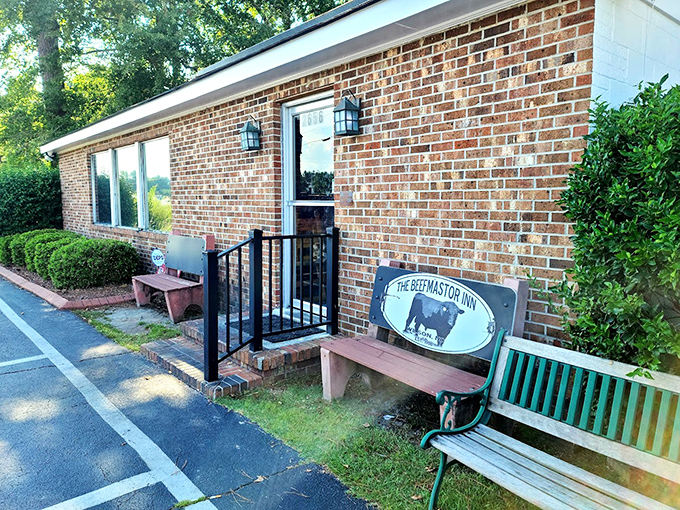 Outdoor benches where the faithful wait their turn. Like pilgrims at a shrine, steak lovers patiently anticipate the rewards to come.