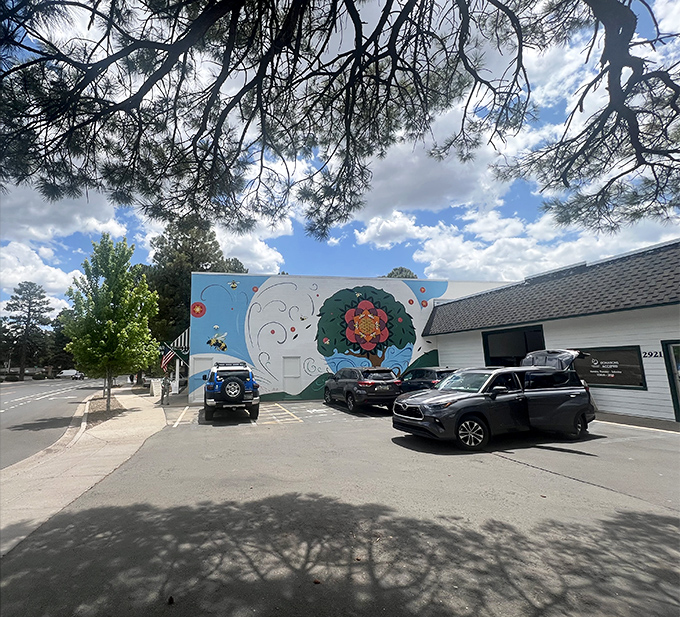 Another angle of the eye-catching mural that makes Cedar Closet impossible to miss&mdash;like a desert mirage, except the treasures inside are very real.