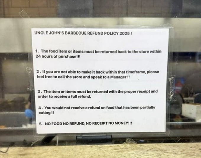 The refund policy that screams confidence: when you know your food is this good, returns are the least of your worries.