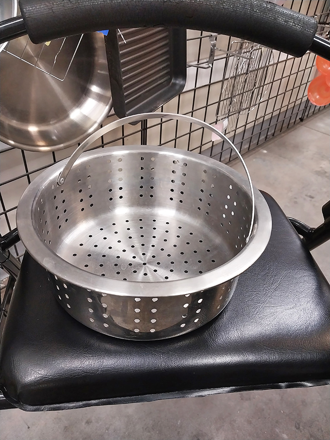 A perfectly good colander waiting for its second act. Pasta night heroes don't always wear capes.