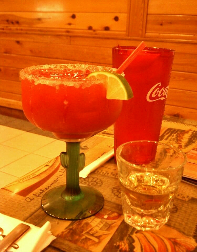 Florida in a glass: where strawberry margaritas come with a lime smile and the promise of vacation-mode activation.