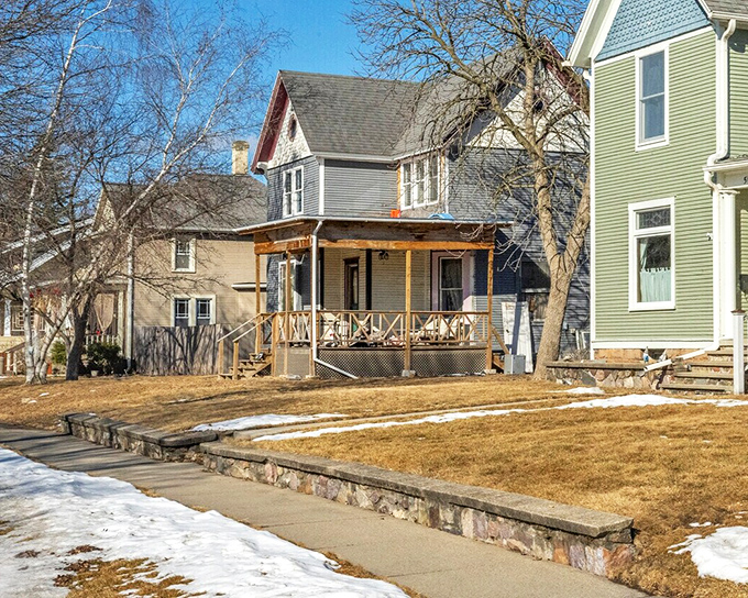 These classic Baraboo homes with welcoming porches practically whisper "come sit a spell"&mdash;architectural Midwestern hospitality at its finest.