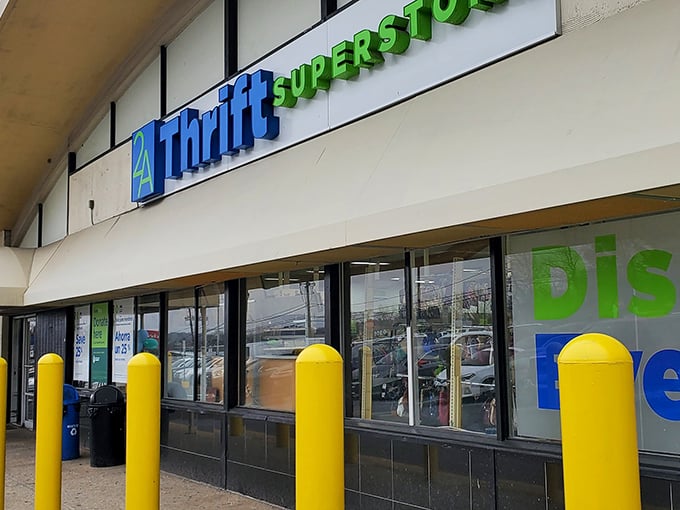 Another 2nd Avenue superstore means double the treasure hunting opportunities in the greater DC area.