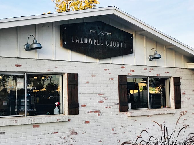 Clean white brick exterior houses the kind of Texas-style barbecue that makes Arizona feel lucky.