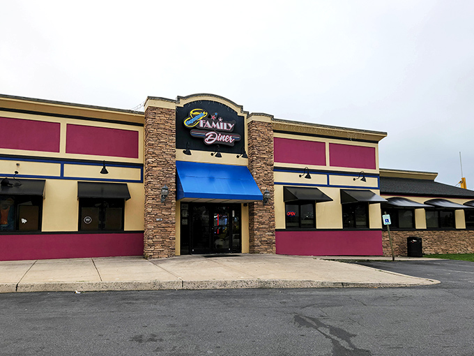 Family-sized portions, family-sized heart. Hagerstown Family Diner's welcoming fa&ccedil;ade promises meals that feed both body and soul.