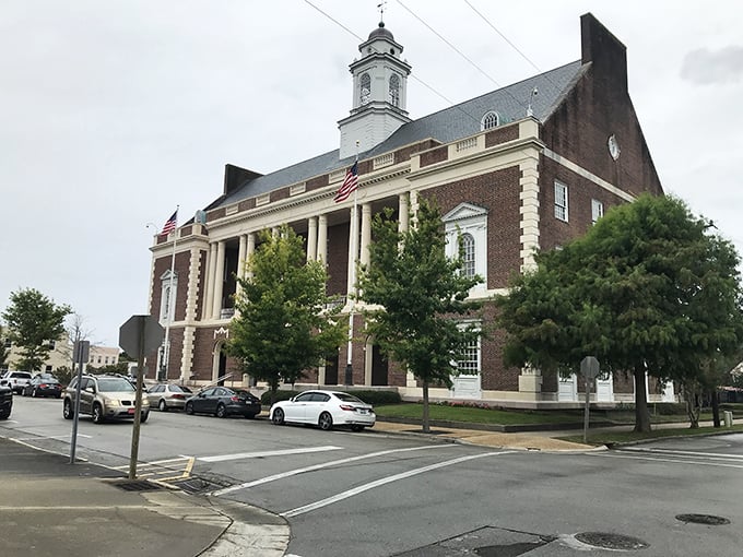 New Bern's colonial courthouse stands majestically, reminding visitors that history and affordability can coexist quite harmoniously.