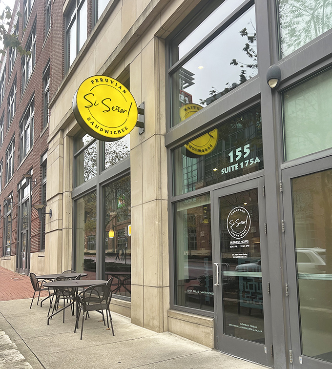 Si Se&ntilde;or's bright yellow sign pops against the modern building &ndash; a sunny beacon for Peruvian sandwich seekers.